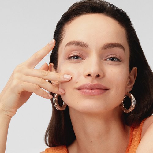 Revitalift clinical Vitamin C Anti-UV Fluid| Skincare | L'Oréal Paris